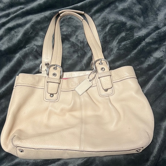 Coach | Bags | Coach Large Leather Tote In Cream Color With Adjustable ...